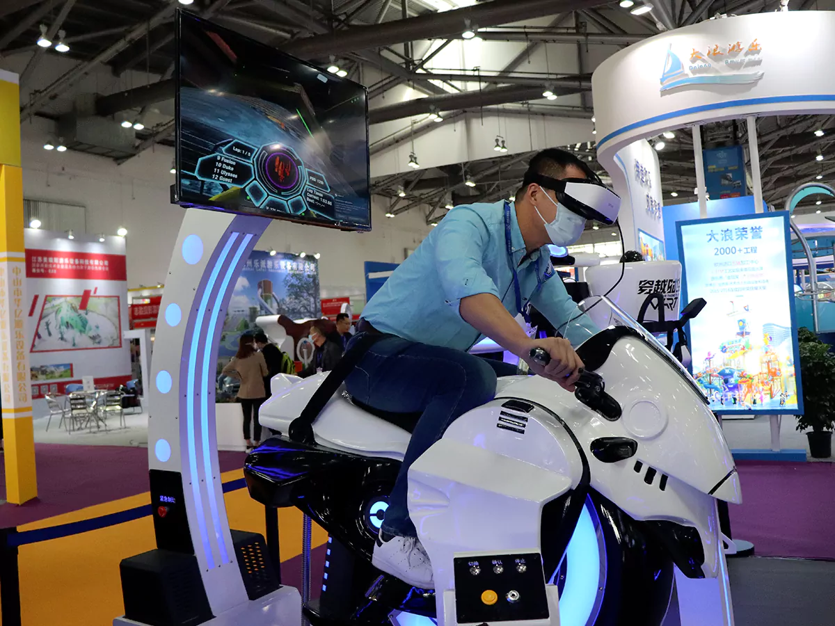 VR Motorcycle Simulator | Motion-Activated Racing Experience - Vartvr