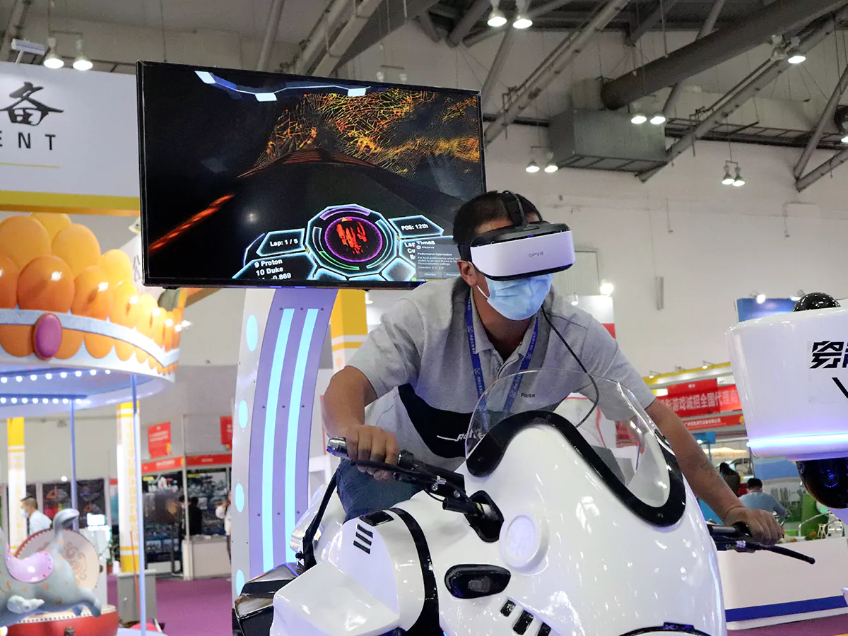 VR Motorcycle Simulator | Motion-Activated Racing Experience - Vartvr