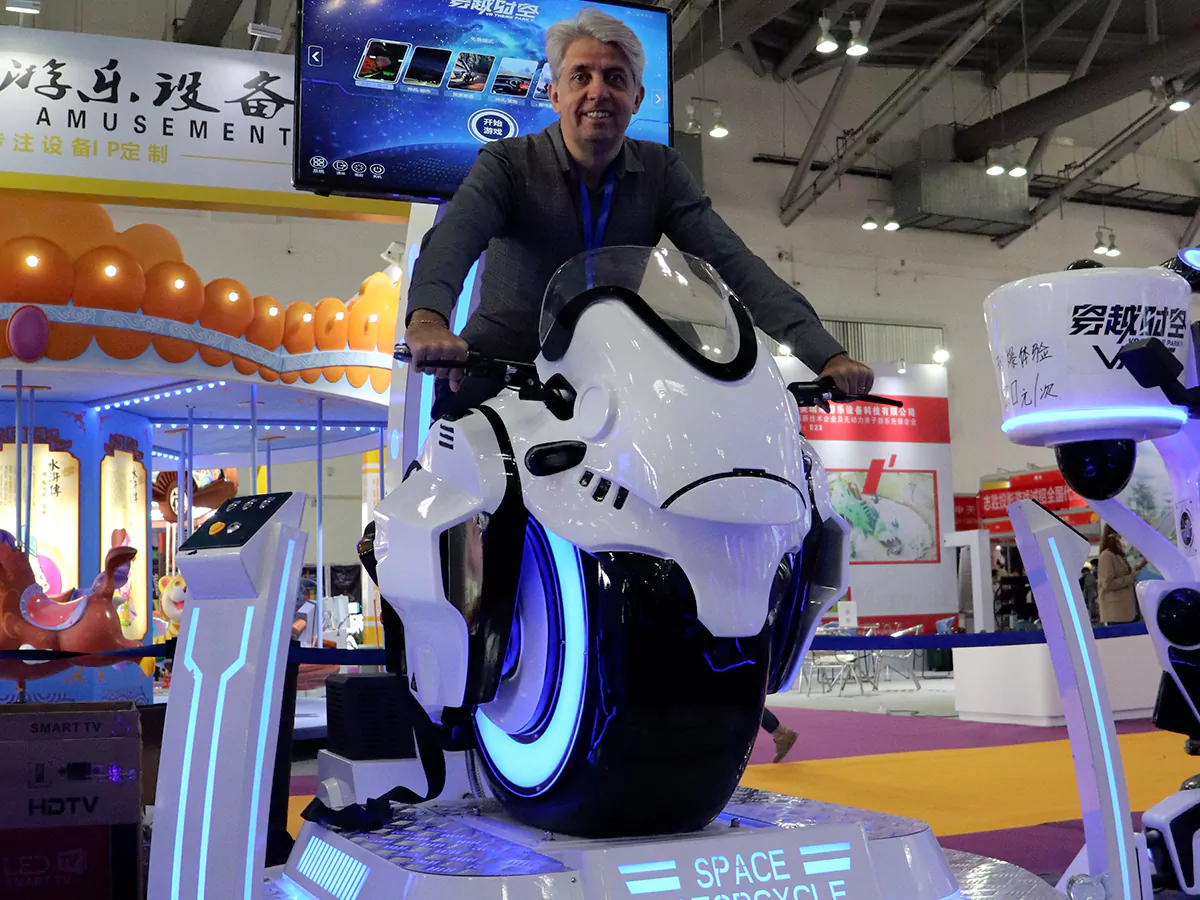 VR Motorcycle Simulator | Motion-Activated Racing Experience - Vartvr